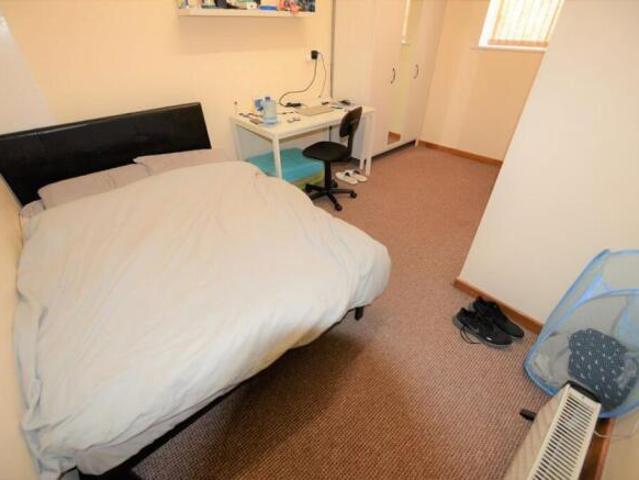 2 bedroom flat for rent in Low Close Dwellings, Flat 1, LS2