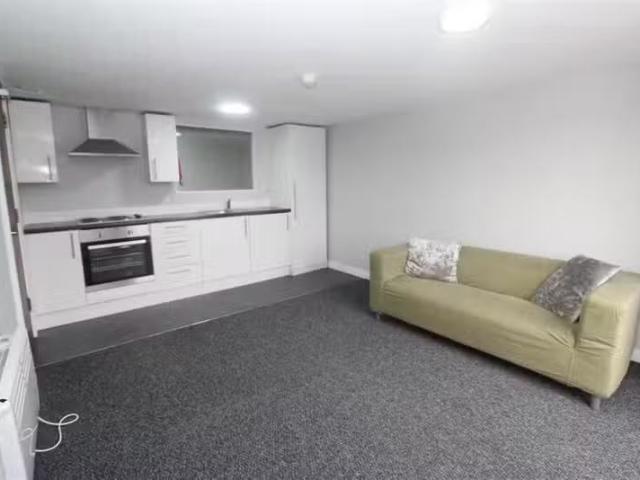 2 bedroom flat for rent in Lower Cathedral Road, Riverside, Ca.