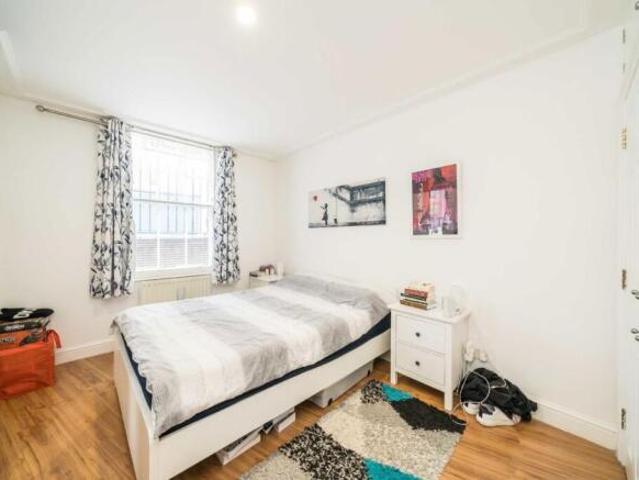 2 bedroom flat for rent in Lower Square, Old Isleworth, TW7