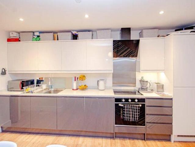 2 bedroom flat for rent in Lower Stone Street, Maidstone, ME15