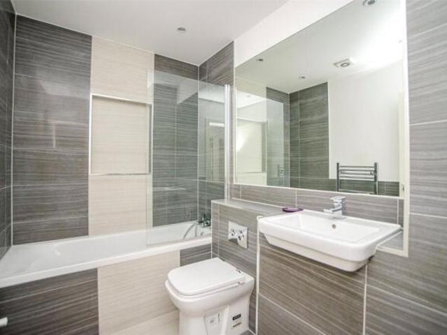 2 bedroom flat for rent in Lower Stone Street, Maidstone, ME15