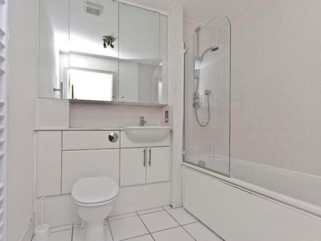 2 bedroom flat for rent in Lowry House, Cassilis Road, E14