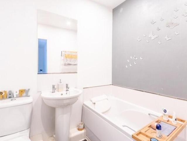 2 bedroom flat for rent in Lloyd Street, Rutherglen, Glasgow, G73
