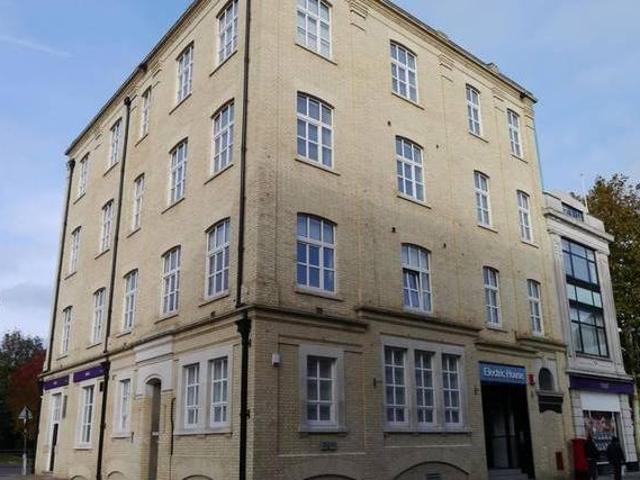 2 bedroom flat for rent in Lloyds Avenue Ipswich Suffolk IP1