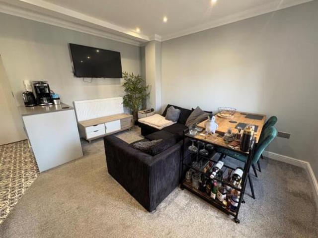 2 bedroom flat for rent in Llandaff Road, CARDIFF, CF11