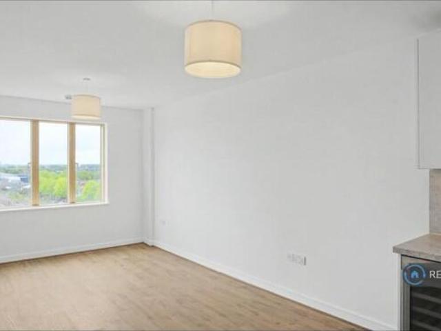 2 bedroom flat for rent in Luminosity Court, London, W13
