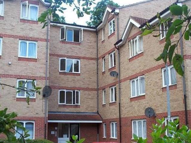 2 bedroom flat for rent in Lucas Road CO10