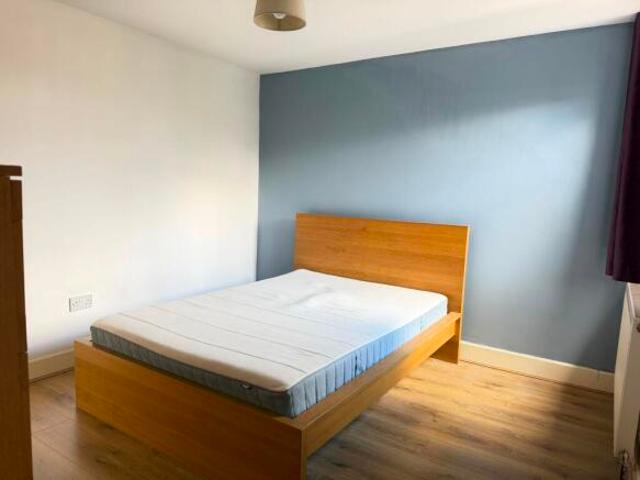 2 bedroom flat for rent in Lucien Road, LONDON, SW17