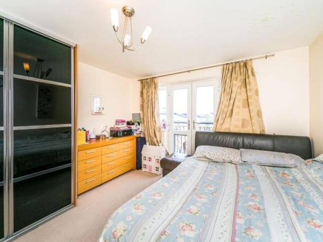 2 bedroom flat for rent in Luscinia View, Napier Road, Reading, RG1