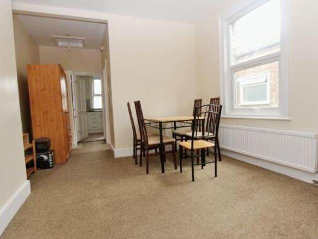 2 bedroom flat for rent in Lyndhurst Road, Wood Green/Palmers Green N22