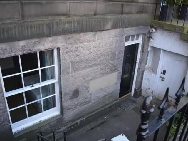2 bedroom flat for rent in Lynedoch Place, West End, Edinburgh.