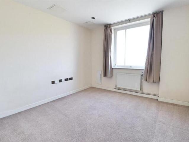 2 bedroom flat for rent in Lynmouth Avenue, Chelmsford, CM2
