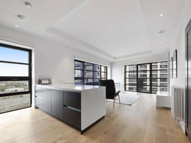 2 bedroom flat for rent in Lyell Street, London City Island, E14