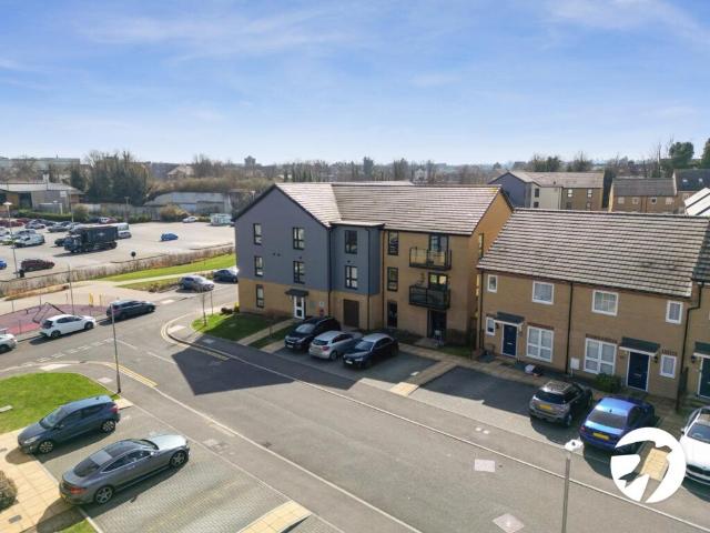 2 bedroom flat for rent in Lywood Drive, Sittingbourne, Kent, ME10