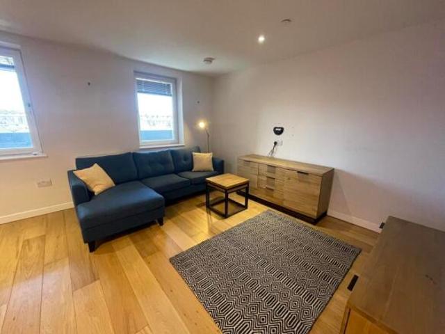 2 bedroom flat for rent in McDonald Road, Edinburgh, EH7