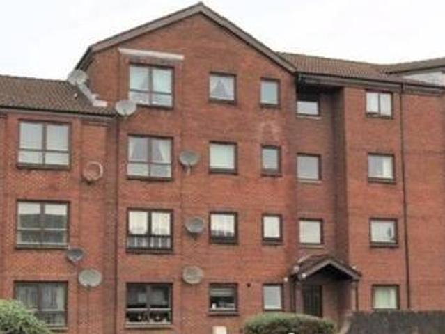 2 bedroom flat for rent in McLean Place Paisley PA3