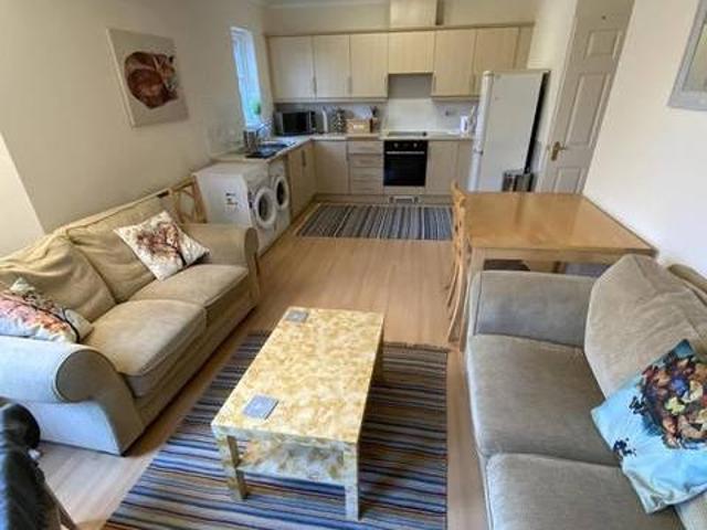 2 bedroom flat for rent in Manchester M14