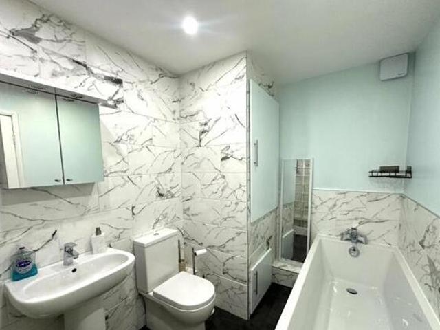 2 Bedroom Flat For Rent In Manchester, Greater Manchester