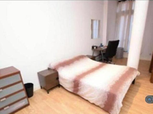 2 Bedroom Flat For Rent In Manchester