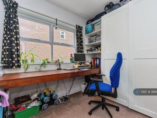 2 bedroom flat for rent in Manley Road, Manchester, M16