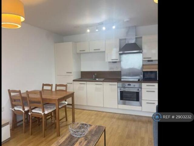 2 bedroom flat for rent in Mann Island, Liverpool, L3