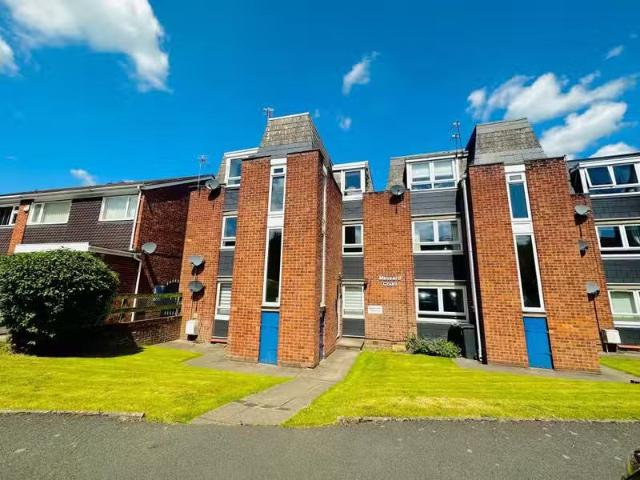 2 bedroom flat for rent in Mansard Court, Coleshill, B46