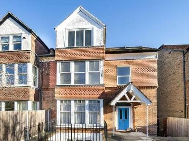 2 bedroom flat for rent in Maberley Road London SE19