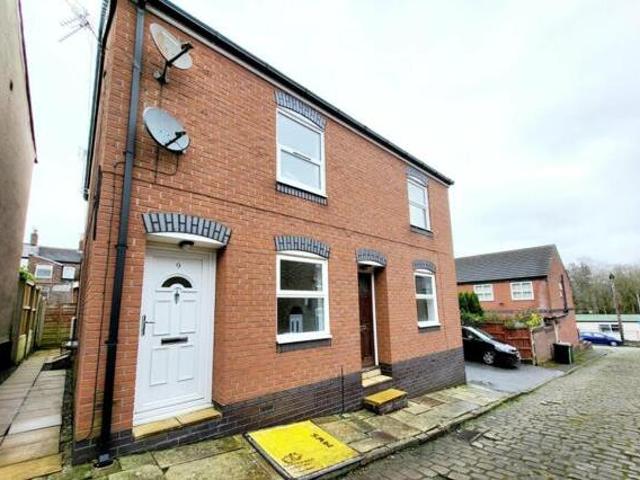 2 Bedroom Flat For Rent In Macclesfield, Cheshire