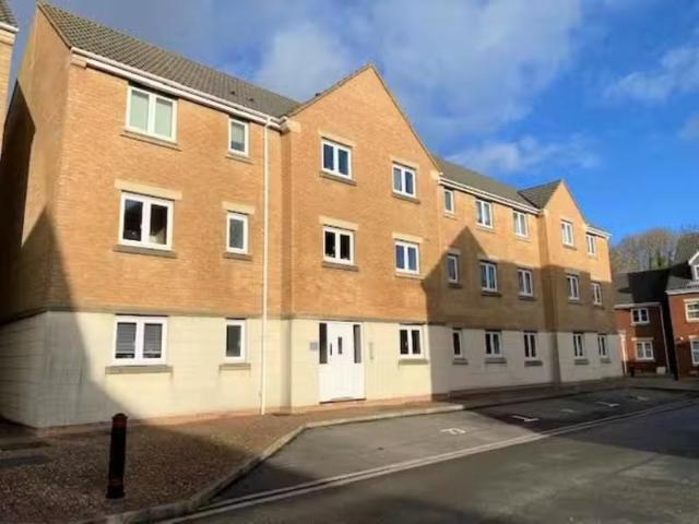 2 bedroom flat for rent in Macfarlane Chase, The Park, Weston.