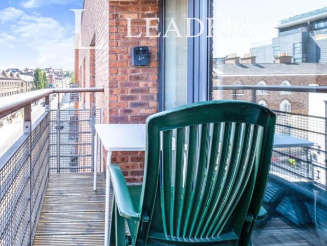 2 bedroom flat for rent in Madison Square, L1