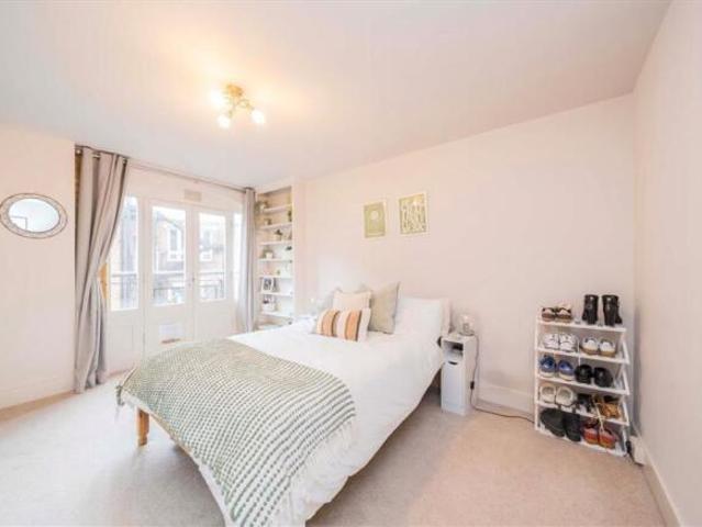 2 bedroom flat for rent in Magdalen Street, London Bridge, SE1