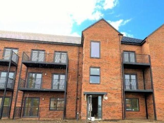 2 bedroom flat for rent in Magnolia Road, Seacroft, Leeds, LS14 6XT, LS14