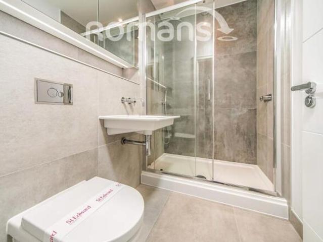 2 bedroom flat for rent in Maine Street, Reading, Berkshire, RG2