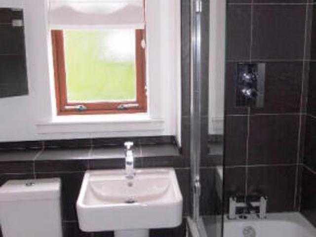 2 bedroom flat for rent in Malta Terrace, Glasgow, Lanarkshire, G5