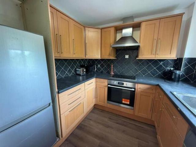 2 bedroom flat for rent in Maltby Drive, Enfield, EN1