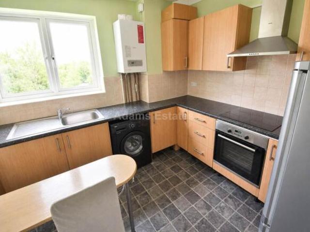 2 bedroom flat for rent in Malvern Court, Addington Road, RG1