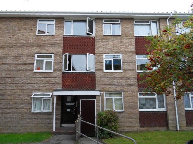 2 bedroom flat for rent in Malzeard Road, Luton, LU3