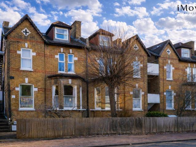 2 bedroom flat for rent in Malcolm Close, Oakfield Road, London, SE20