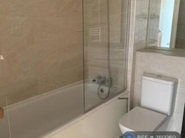 2 bedroom flat for rent in Mallard Point, London, E3