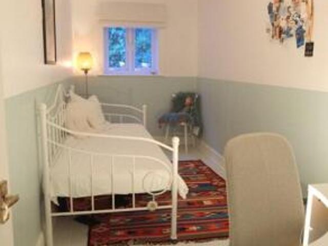 2 bedroom flat for rent in Maple Mews, London, SW16