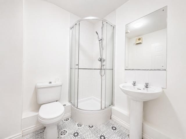 2 bedroom flat for rent in Maplehurst Close, Dartford, DA2