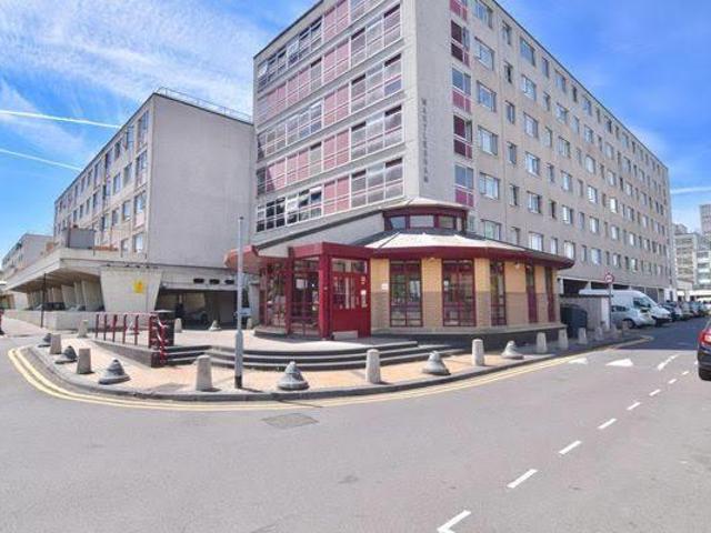2 bedroom flat for rent in Martlesham, Tottenham, N17
