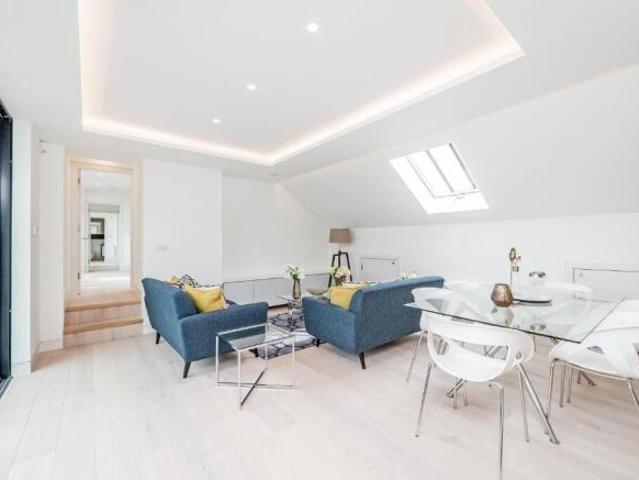 2 bedroom flat for rent in Marylebone High Street, London, W1U