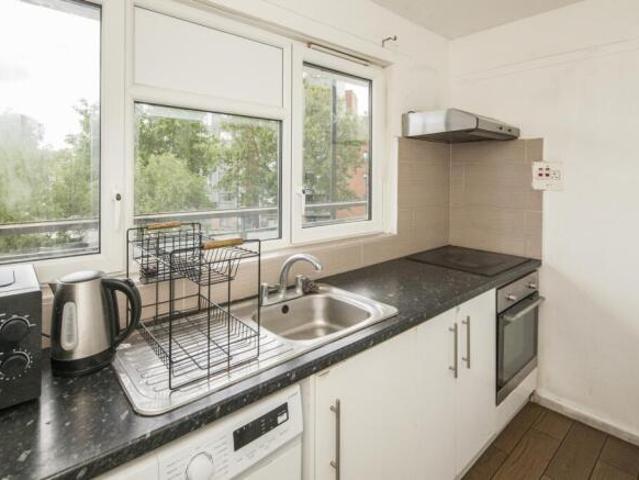 2 bedroom flat for rent in Marchwood Close London SE5