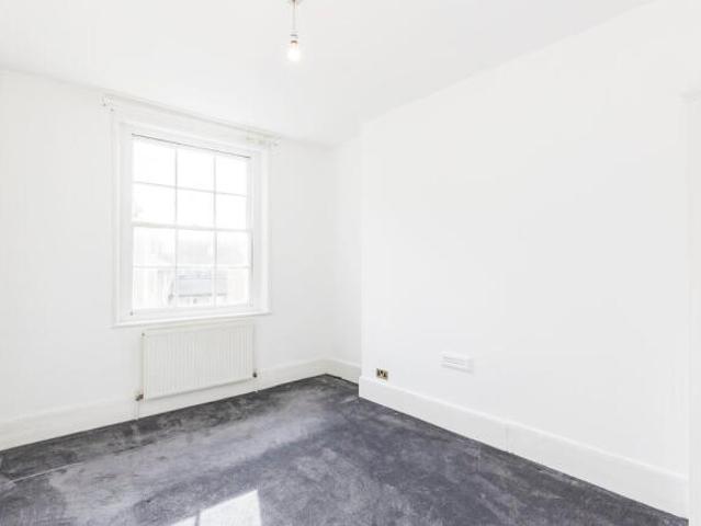 2 bedroom flat for rent in Mare Street, London, E8