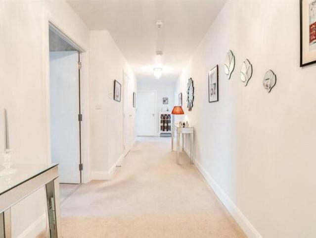 2 bedroom flat for rent in Marine Parade, Worthing, West Sussex, BN11