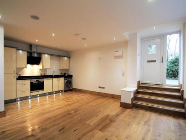 2 bedroom flat for rent in Marlborough Hall, Mapperley, NG3