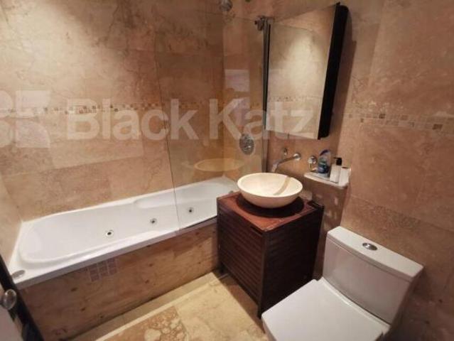 2 bedroom flat for rent in Marlborough Road, Upper Holloway N19