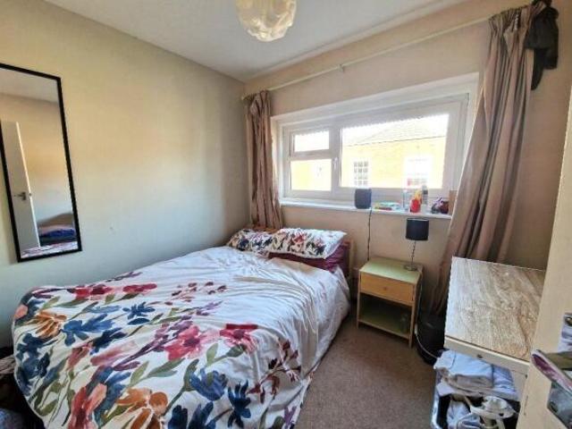 2 bedroom flat for rent in Marlowe Court, Cantebury Ref 2940, CT1