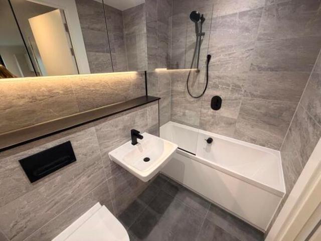 2 bedroom flat for rent in Marlstone Ave, Salford, M3